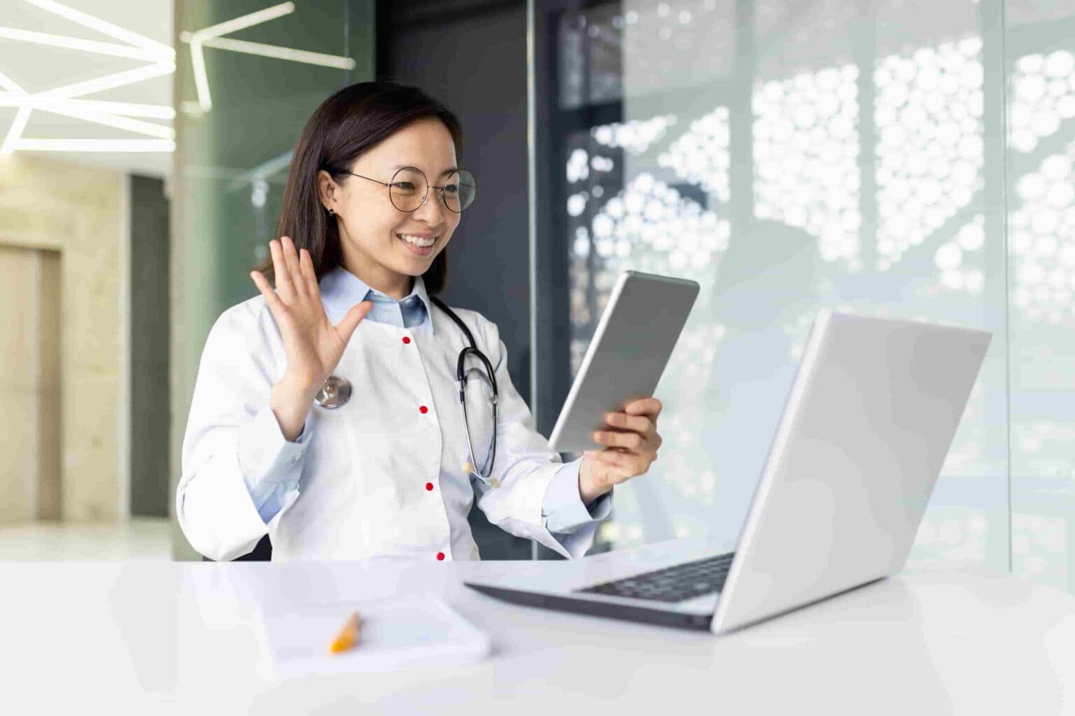 When To Start HRT: A Comprehensive Guide